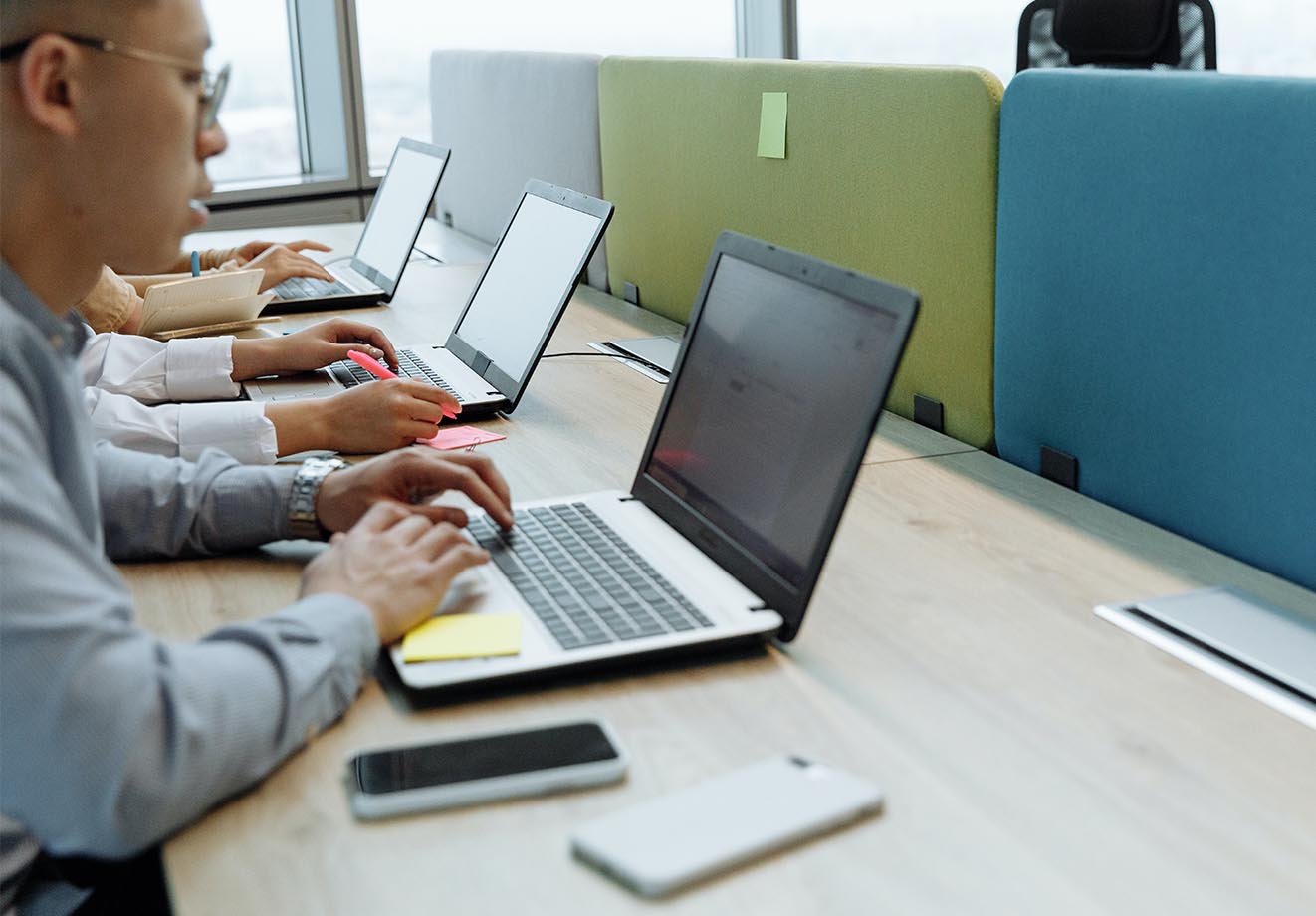 The Employer’s Guide to Navigating the Hybrid Work Model | D2L